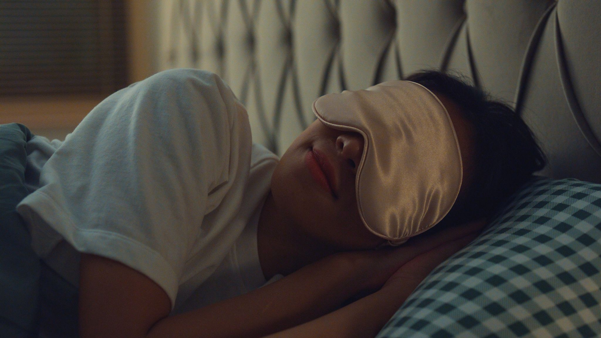 'Sleepmaxxing': What is the viral trend, and will it improve your sleep ...