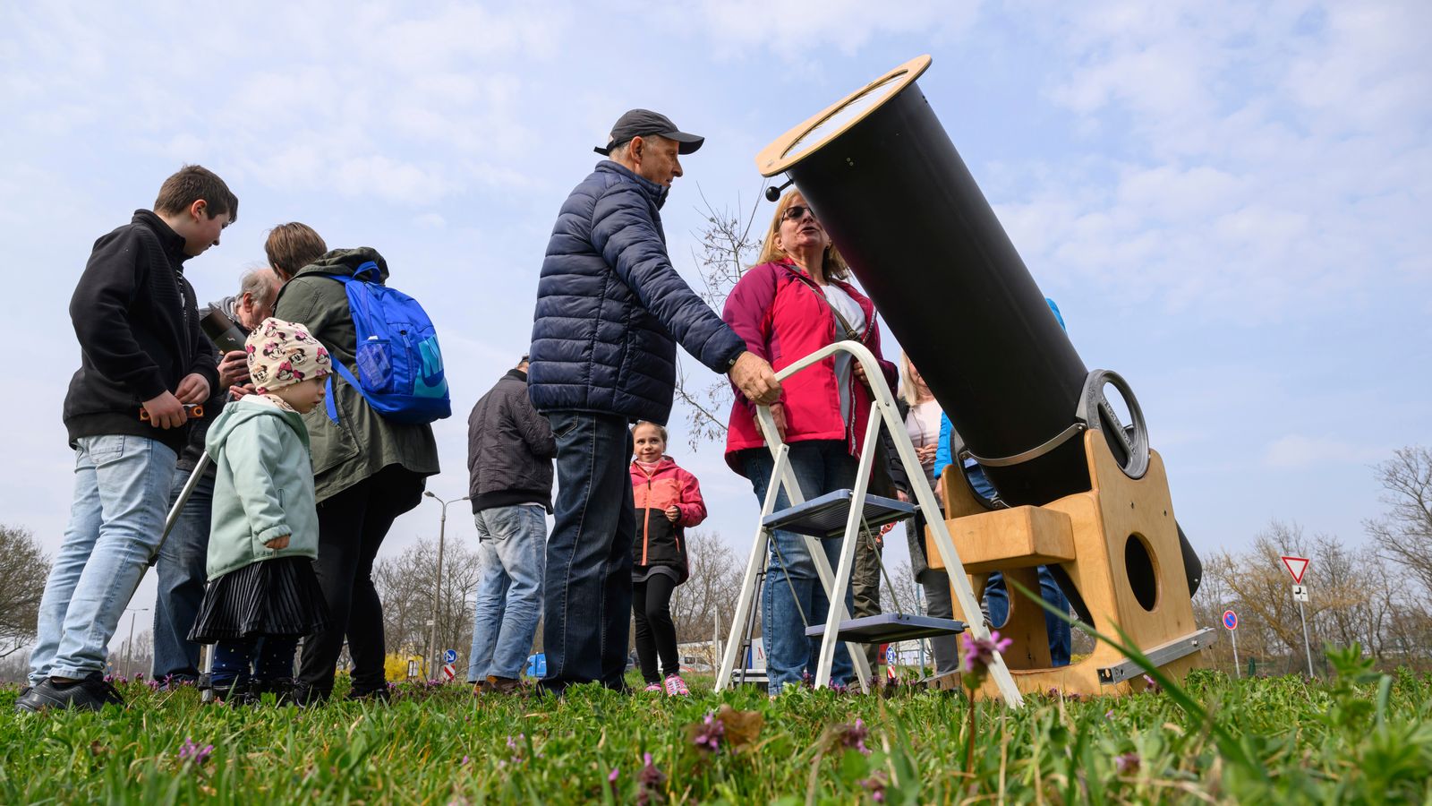 'Experiencing the solar system for yourself': Sun obscured over the UK ...