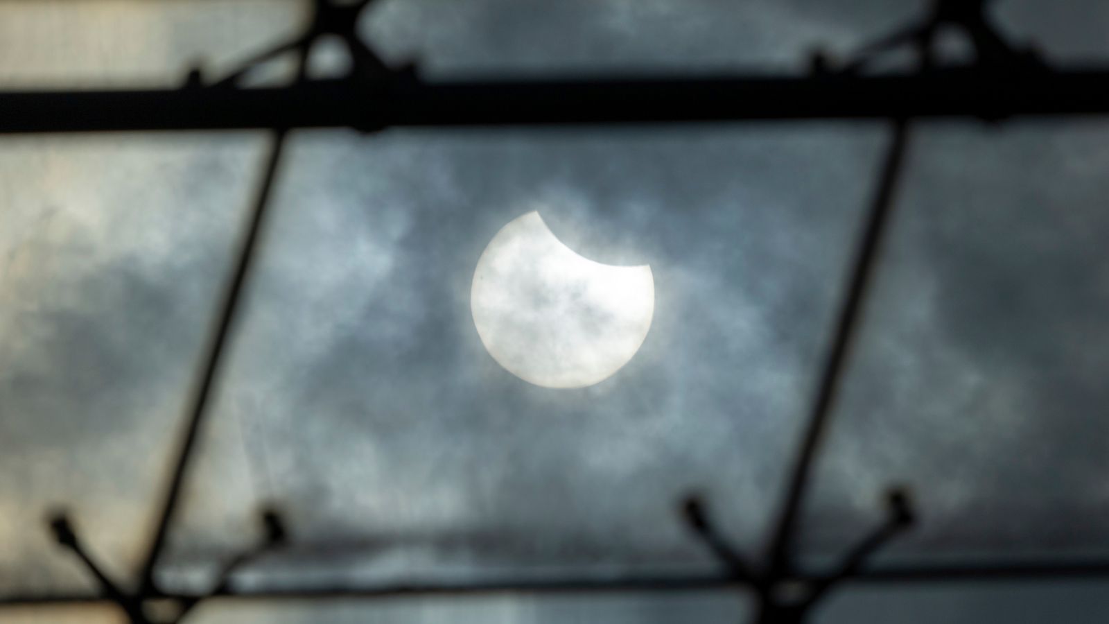 'Experiencing the solar system for yourself': Sun obscured over the UK ...