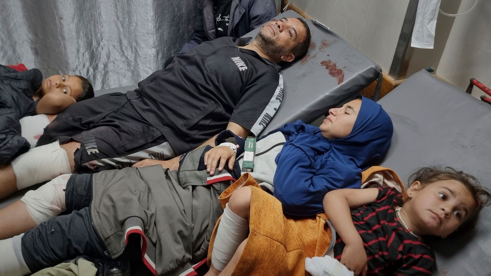 Gaza strikes latest: Israel continuing strikes on Gaza as tanks wait at ...