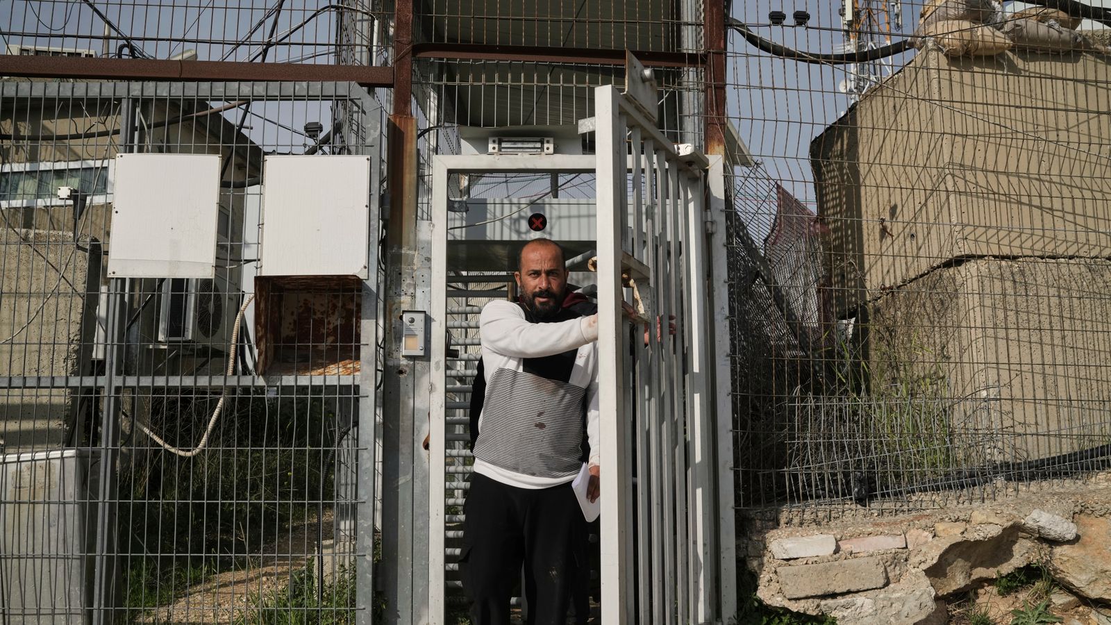 Oscar-winning Palestinian filmmaker Hamdan Ballal detained by IDF ...