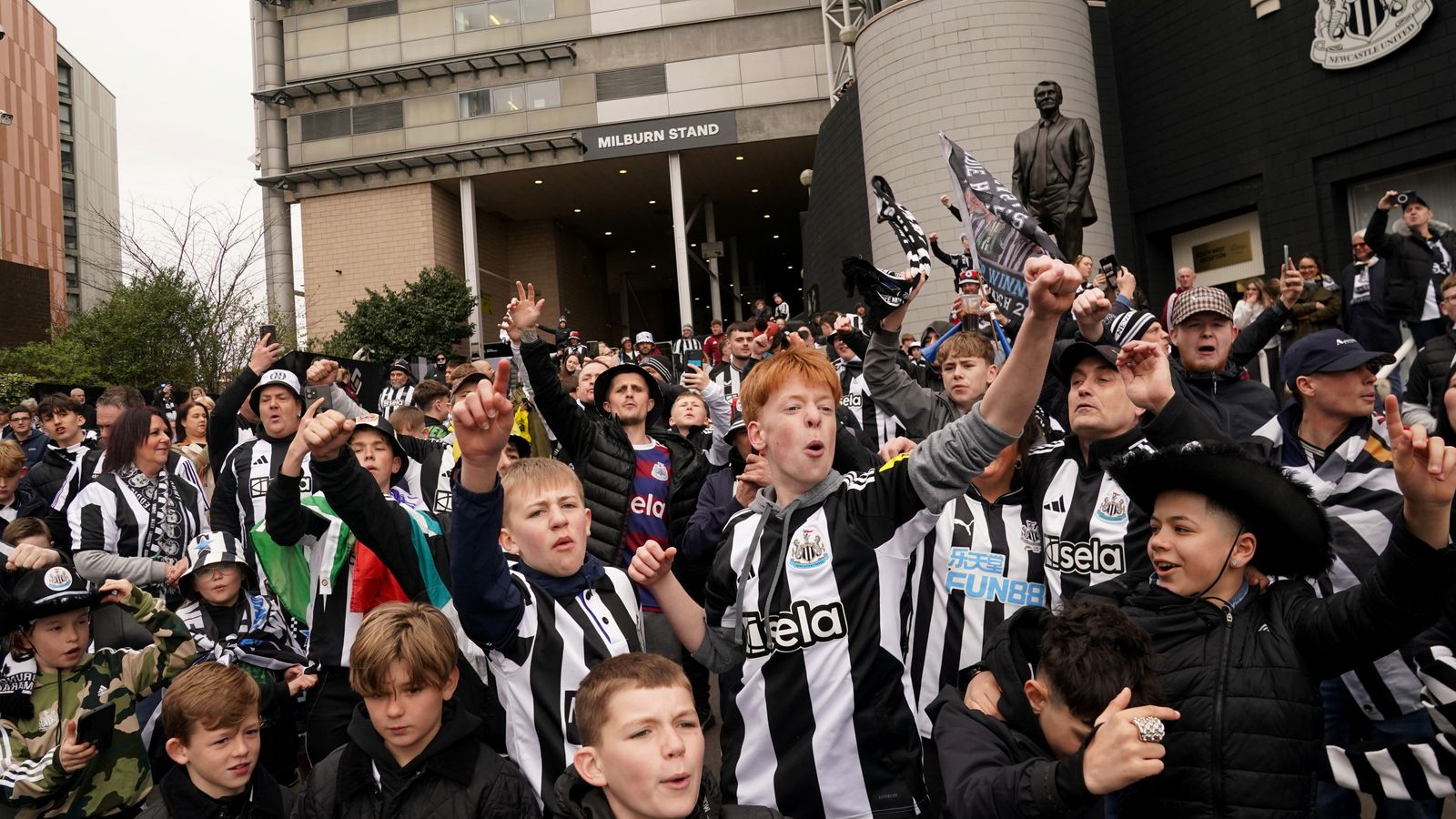 Newcastle United fans line the streets to mark club's historic cup win ...