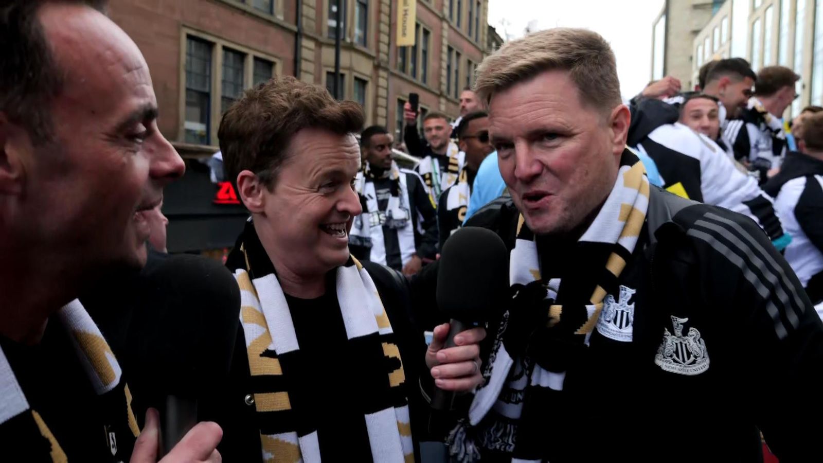 Newcastle fans line streets to celebrate first domestic trophy in 70 ...