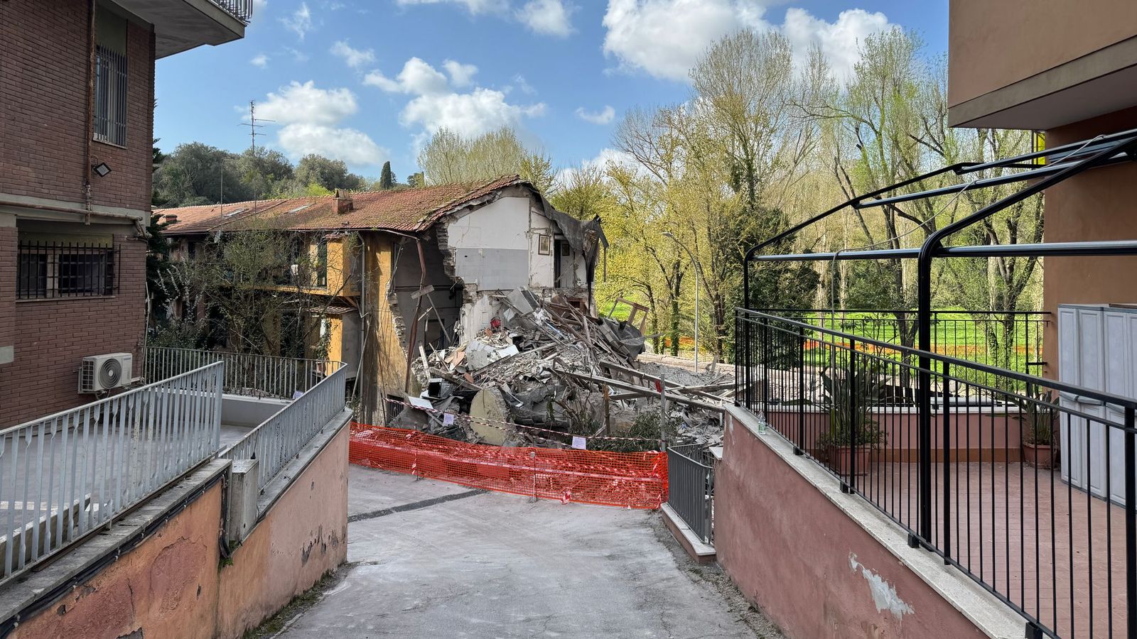 British tourist in hospital seriously injured after Rome explosion ...