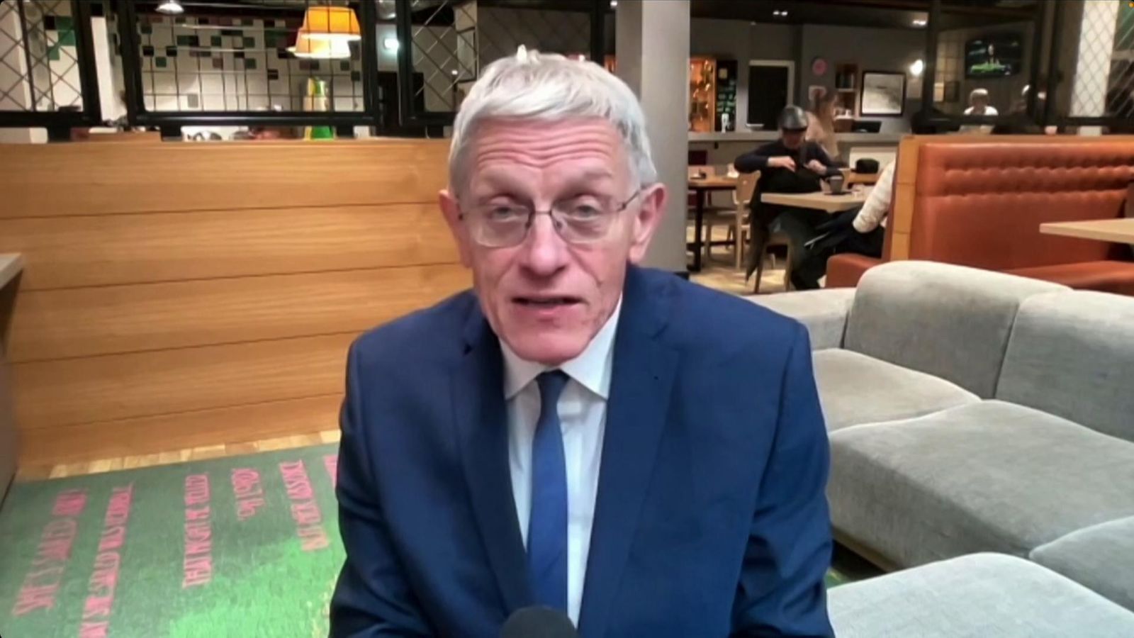 Simon Calder on how Heathrow closure is affecting passengers | News UK ...