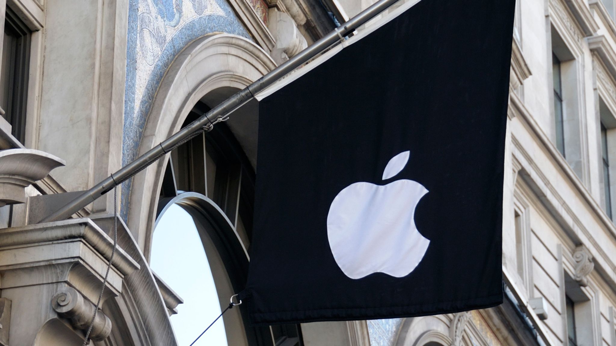 How to get money off Apple products - and bag a freebie | Money News ...