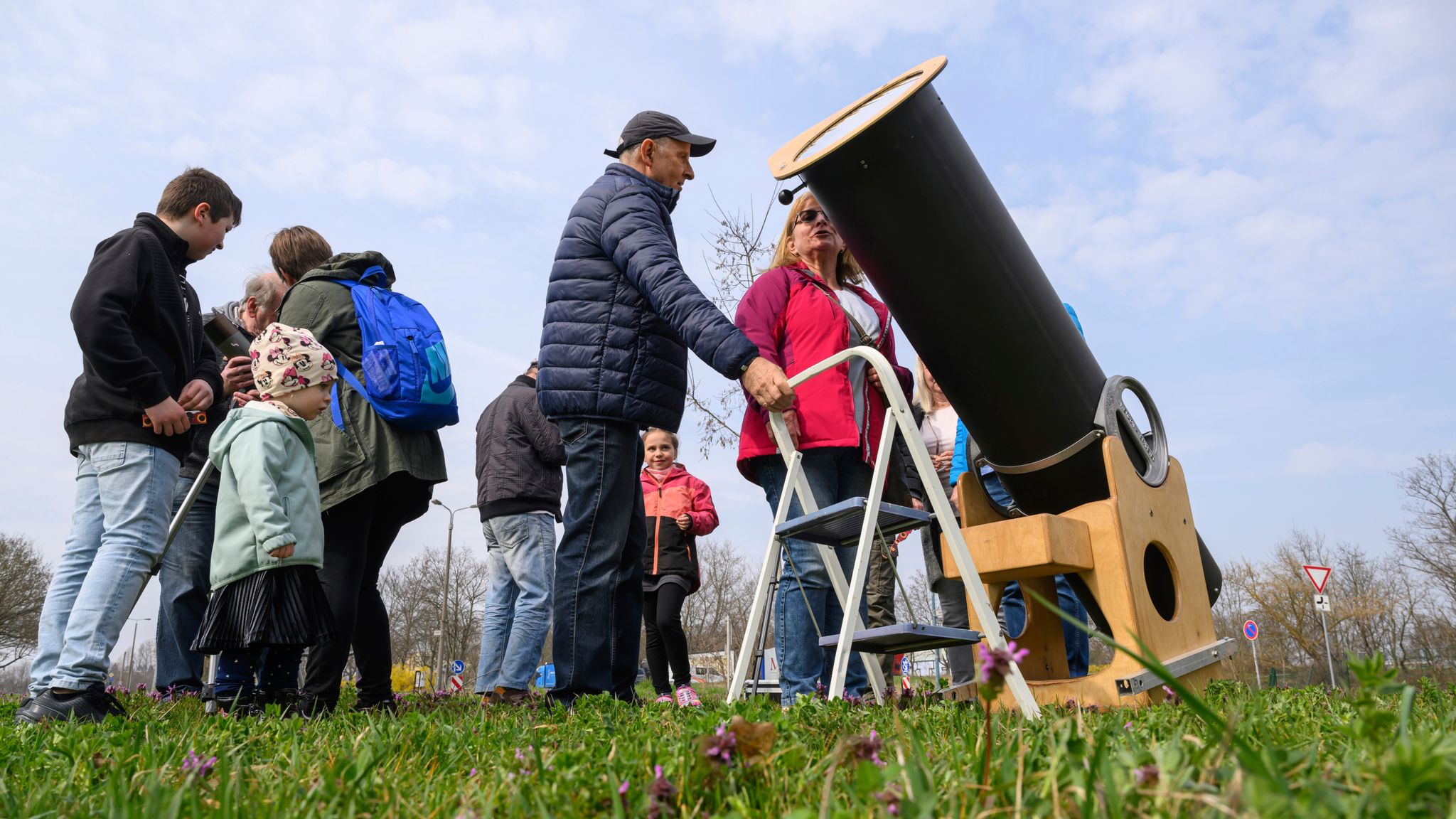 'Experiencing the solar system for yourself': Sun obscured over the UK ...
