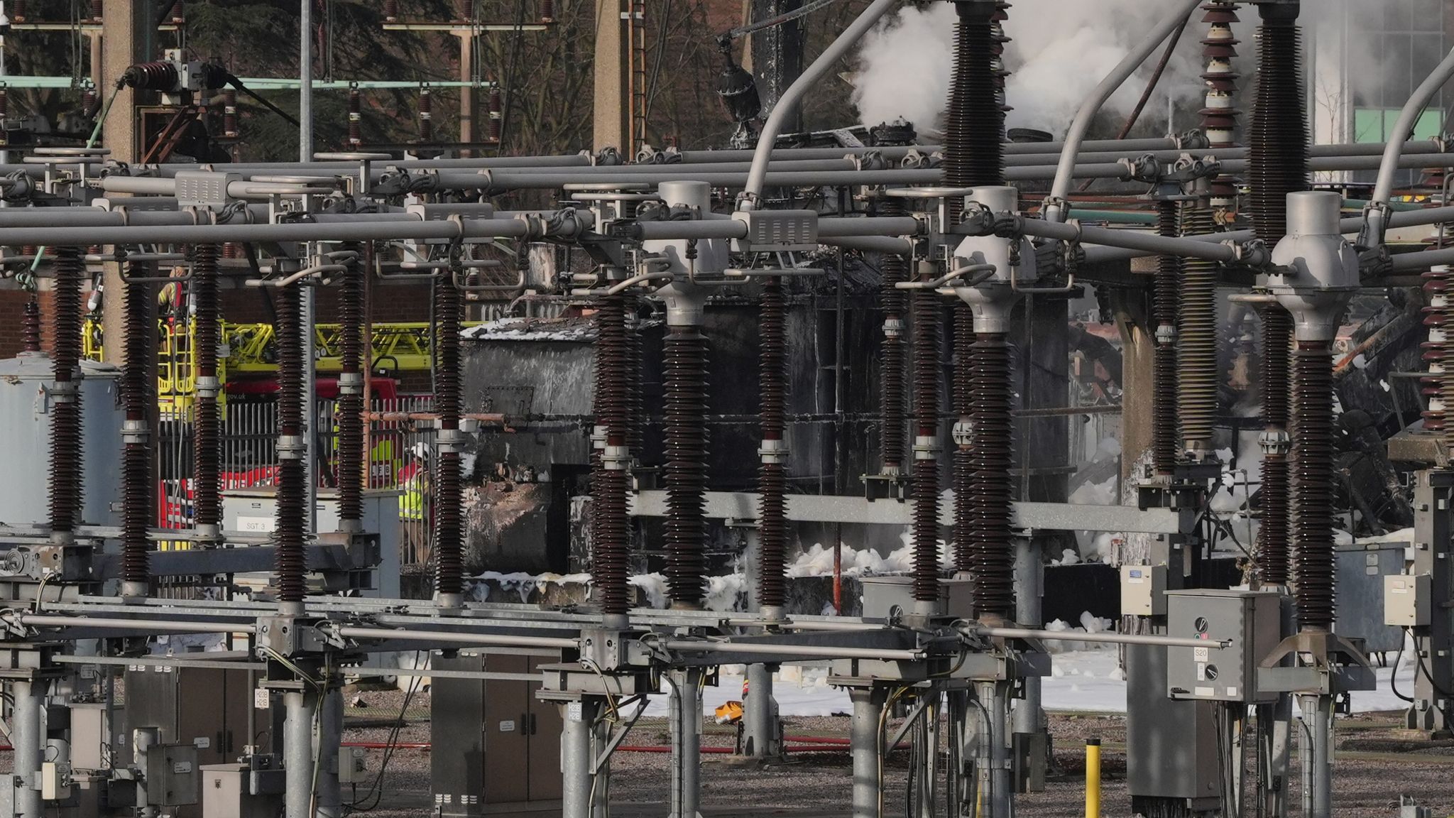 'Catastrophic failure' led to Heathrow power outage - with chances missed to prevent it | UK ...