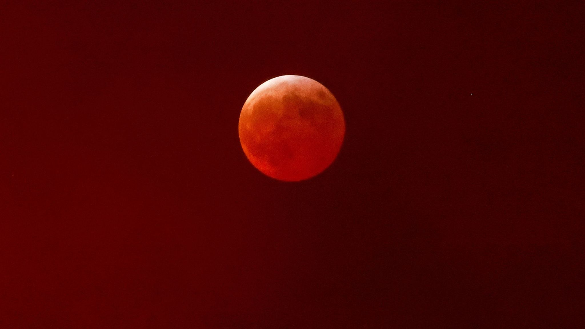 Blood moon visible across the globe following lunar eclipse | Science ...