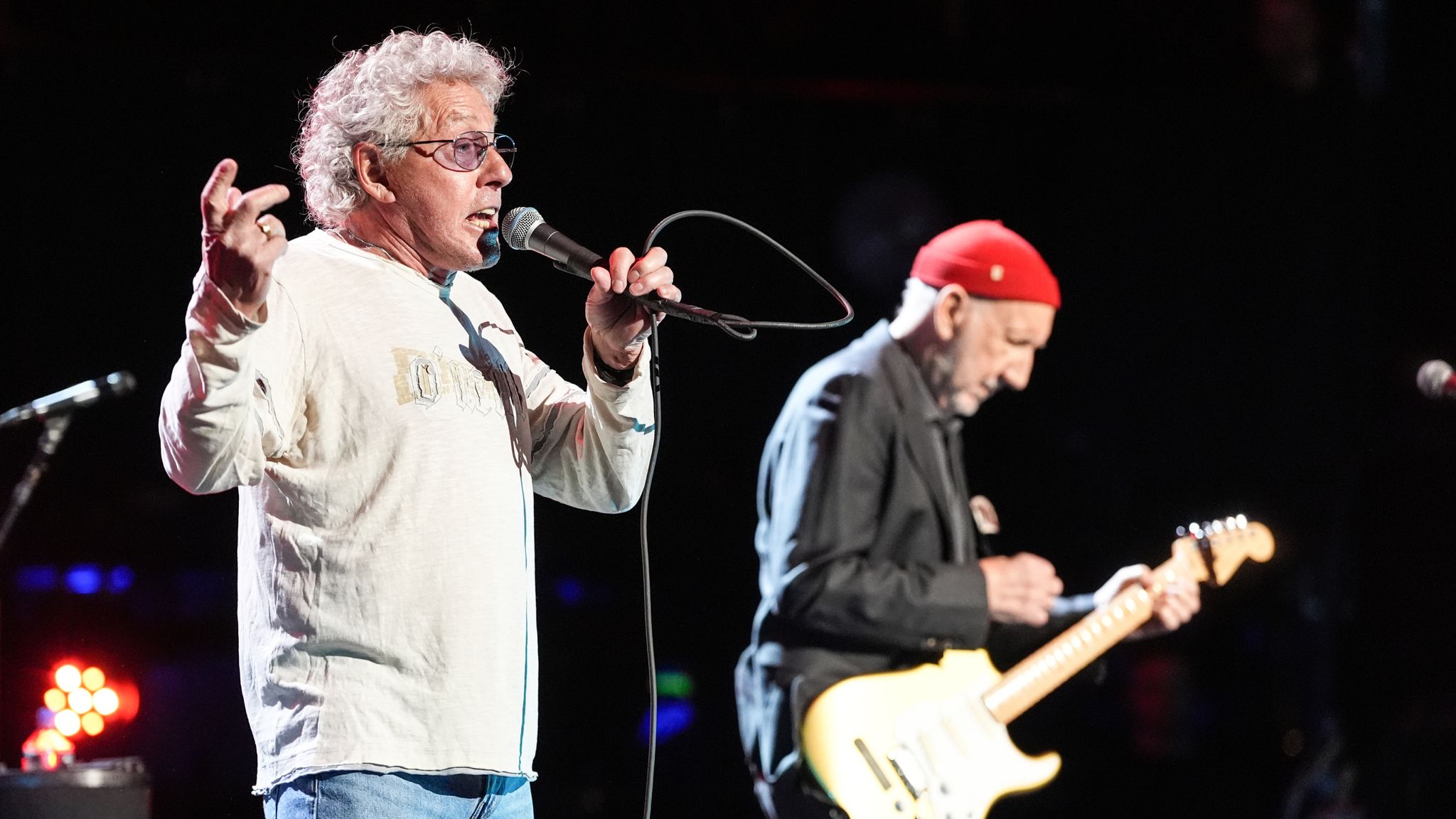 The Who's lead singer Roger Daltrey tells fans he's going blind during ...