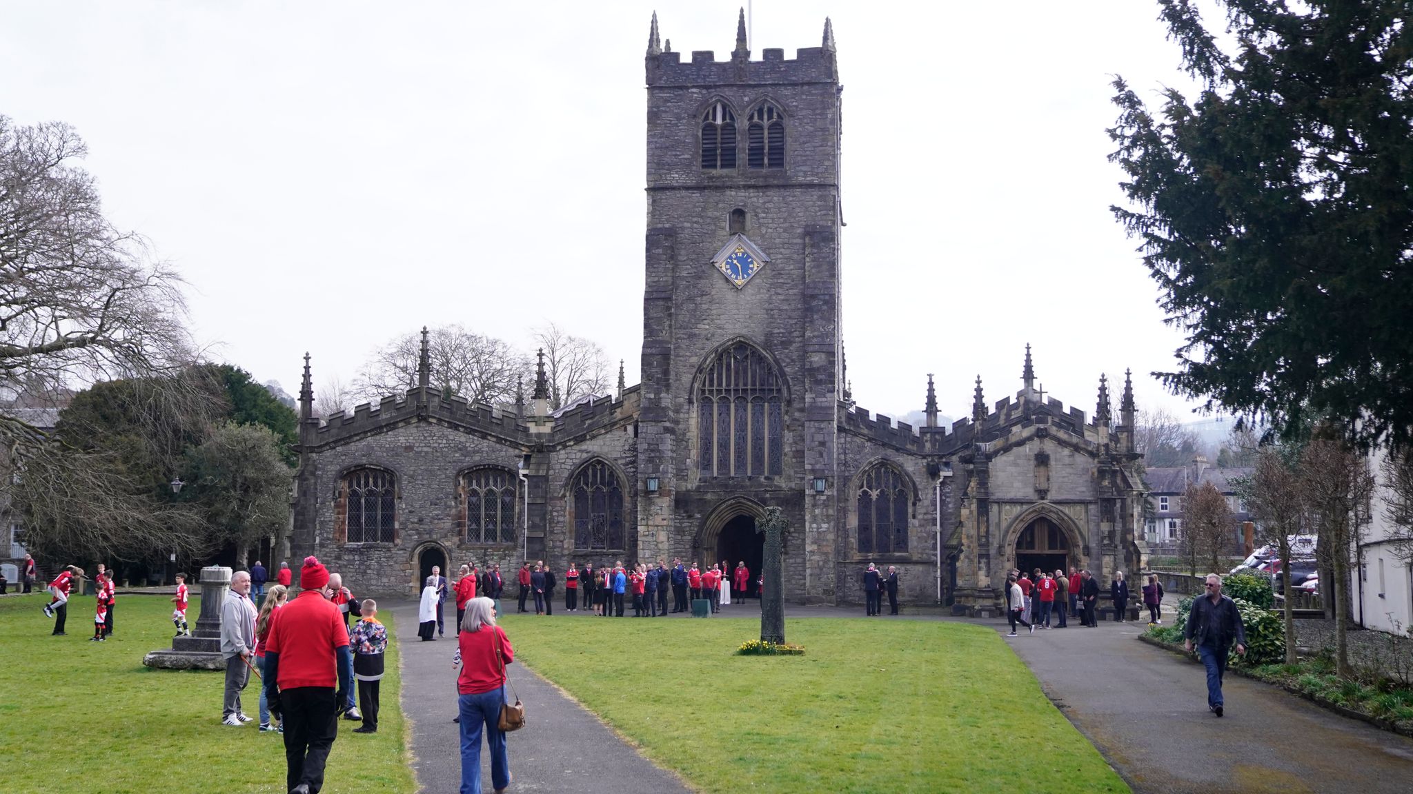 Poppy Atkinson: Funeral held for schoolgirl Manchester United fan who ...