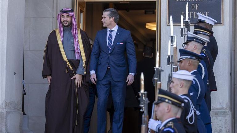 Video captures moment SpaceX's Starship explodes | World News | Sky News