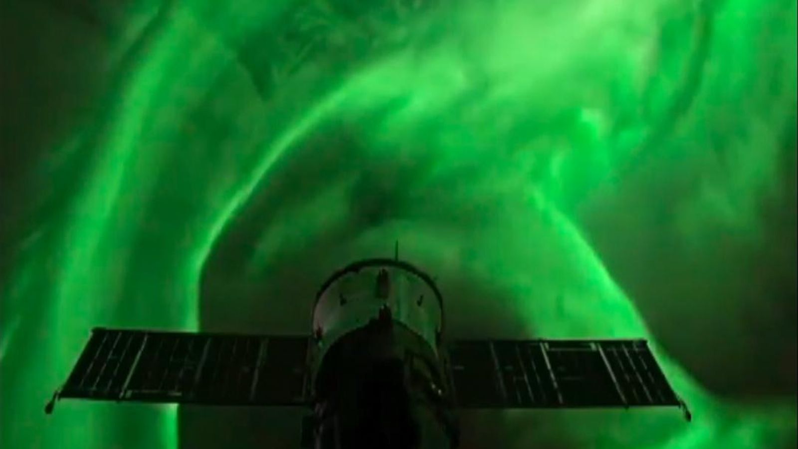 Spectacular aurora seen from the International Space Station | Science ...