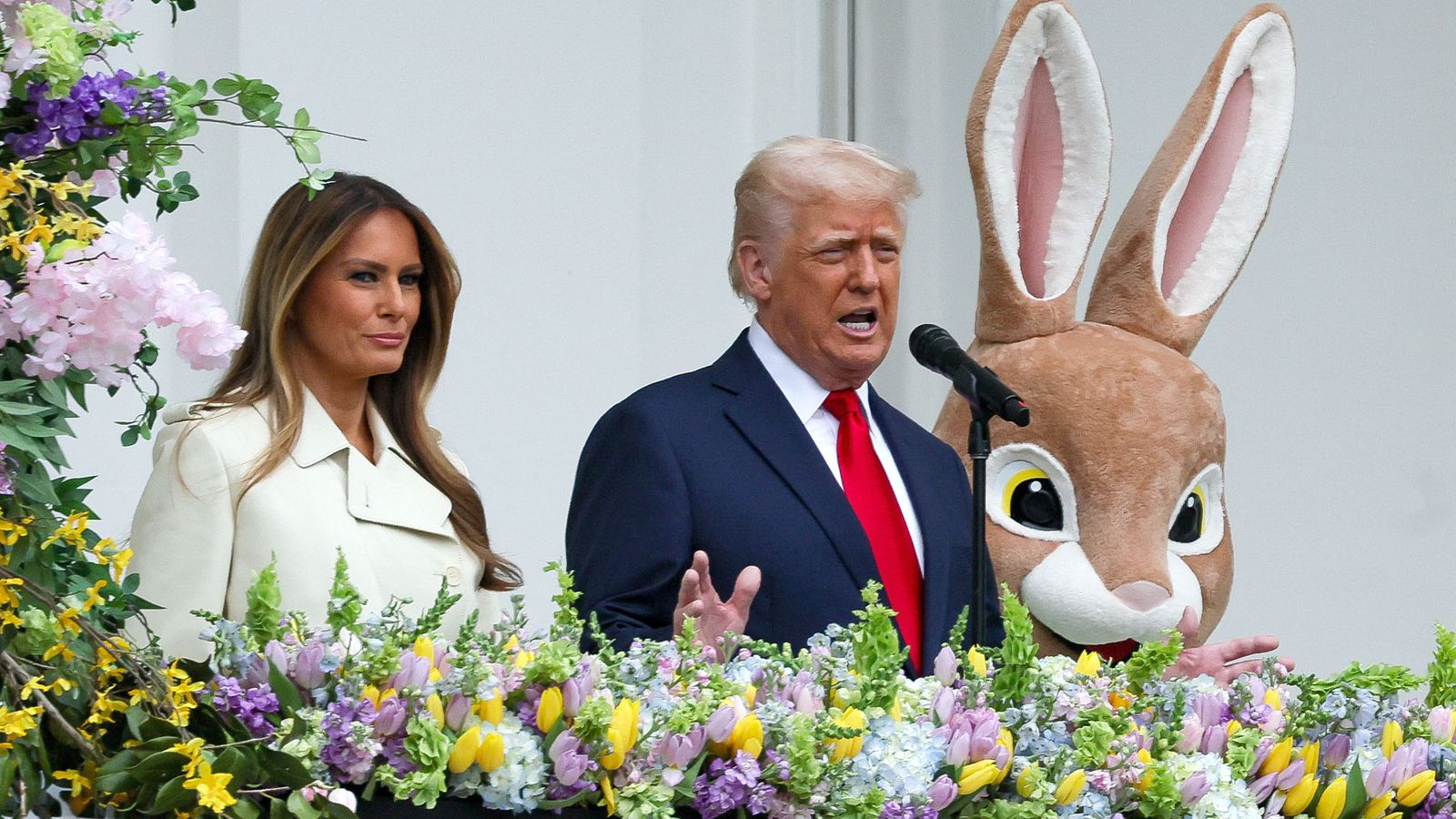 Donald Trump orders federal and state flags to fly at half-mast in ...