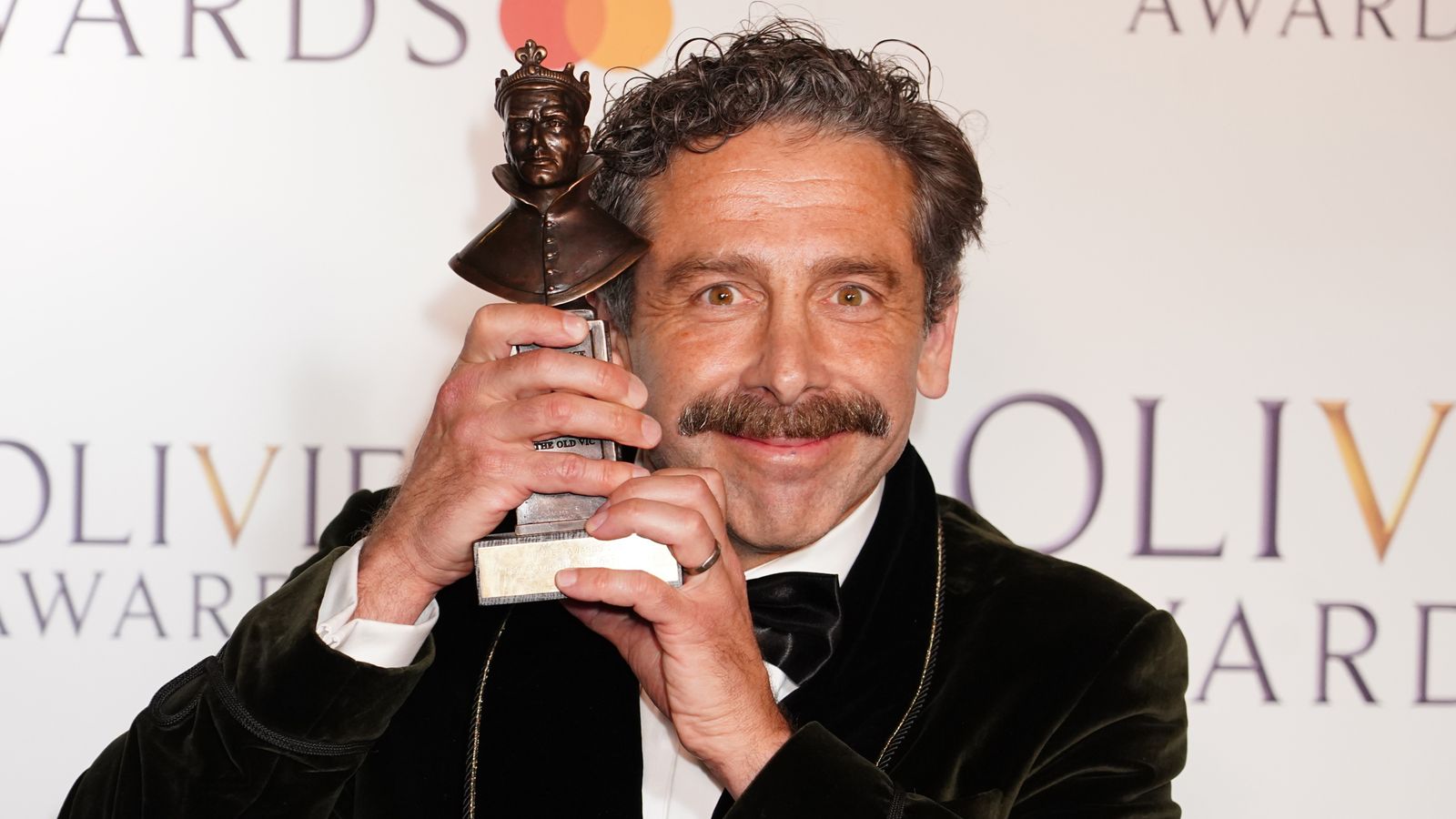 Olivier Awards: US actor says 'special relationship firmly intact ...