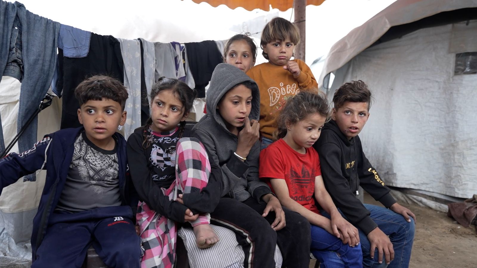 Lack of heavy rescue equipment into Gaza leaves hundreds to die slow ...