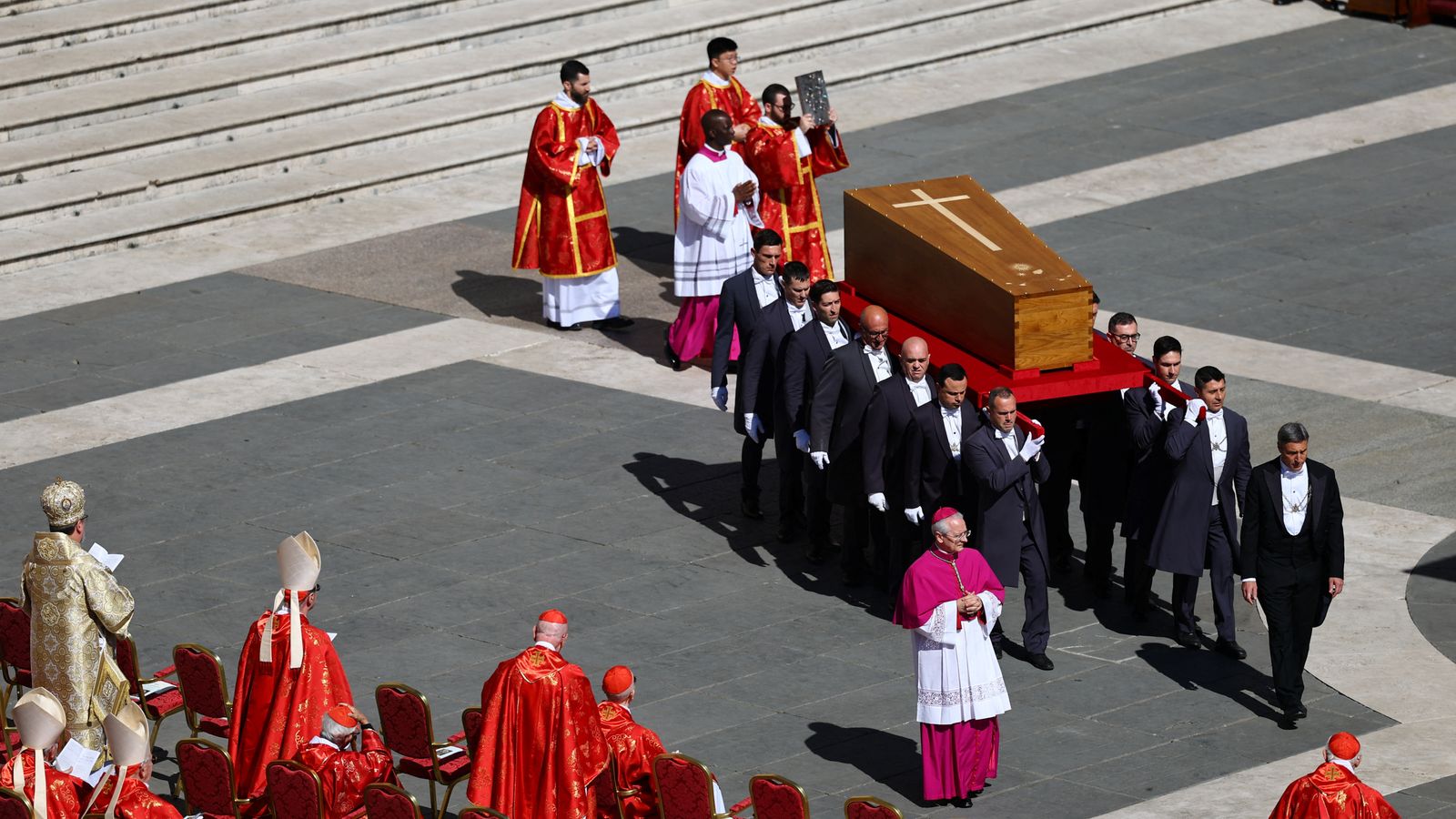 Pope Francis funeral: 250,000 people bid farewell to pontiff who said 'build bridges, not walls ...