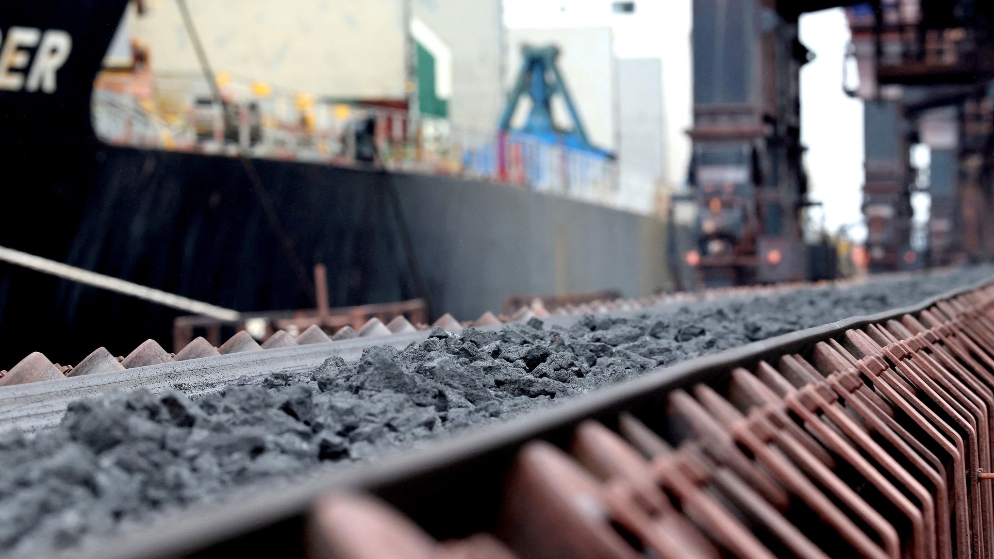 'Likely' British Steel will be nationalised, says business secretary ...