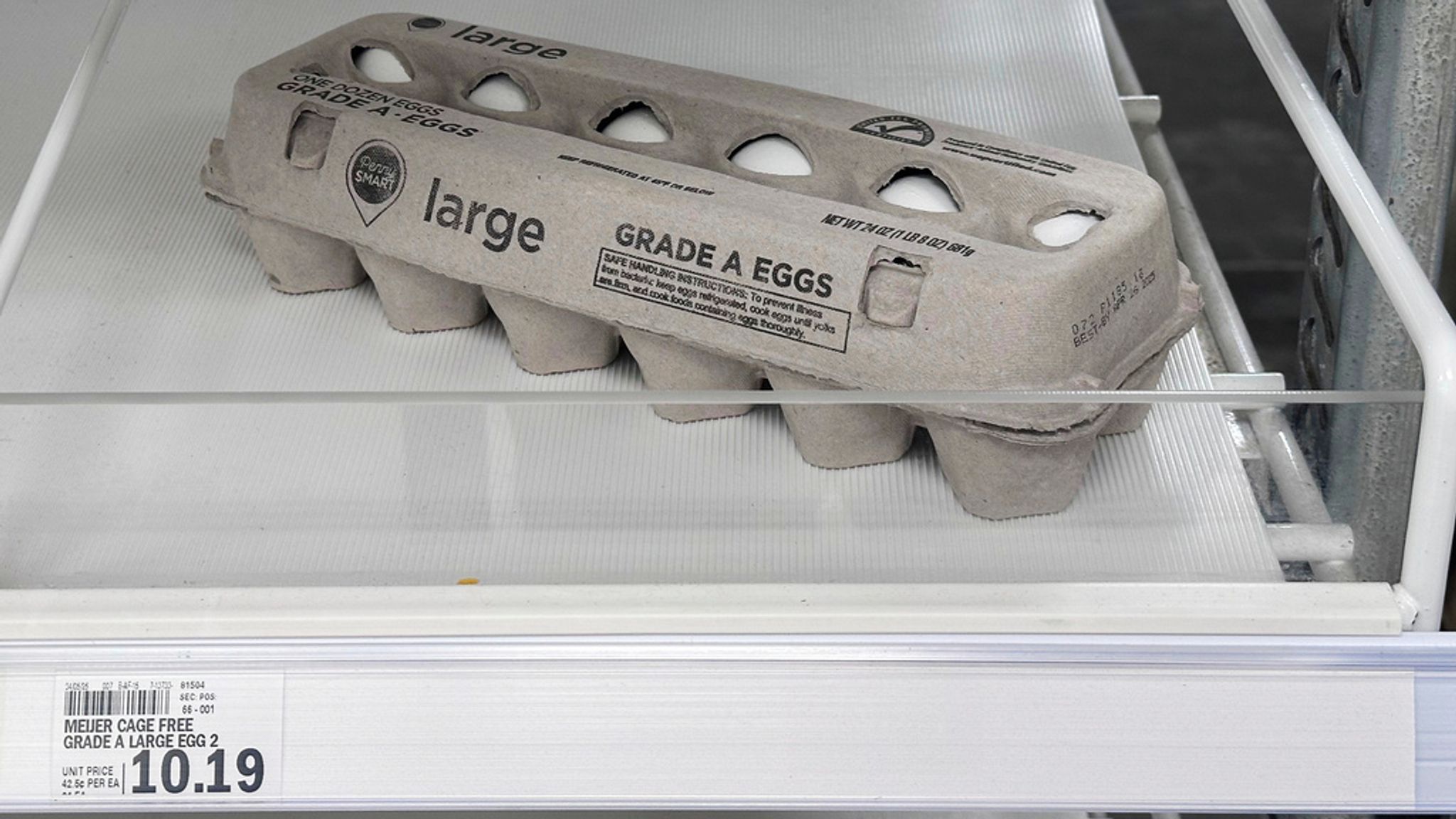 Egg prices reach record high in US - why are they so expensive? | US News | Sky News