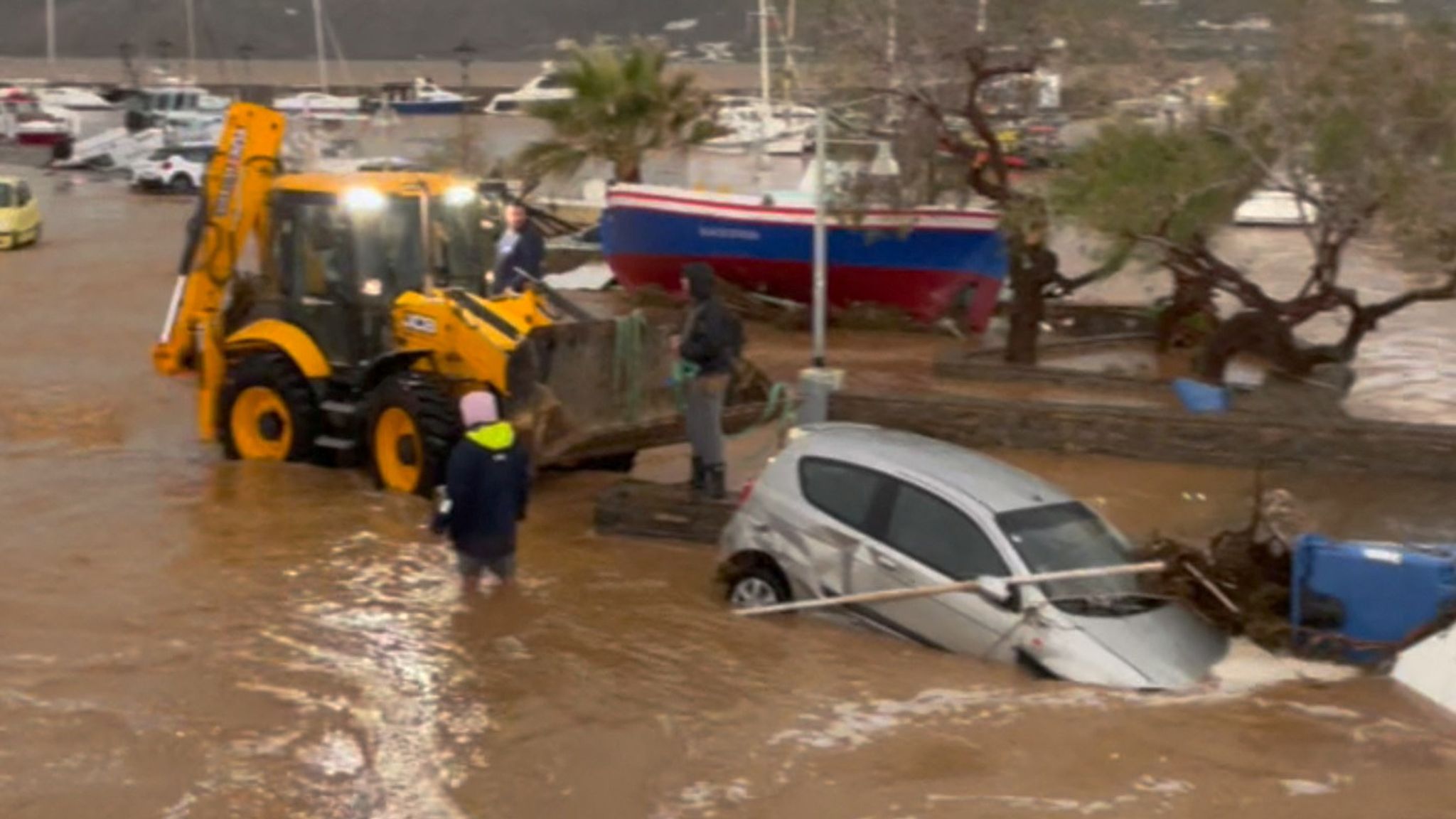 Powerful storm brings flooding to Greek islands Paros and Mykonos ...
