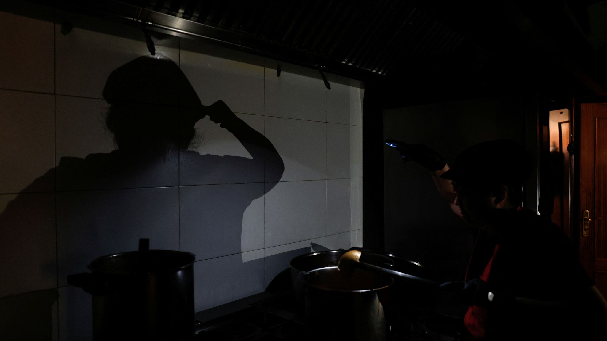 Power returning in Spain and Portugal after large parts hit by blackout ...