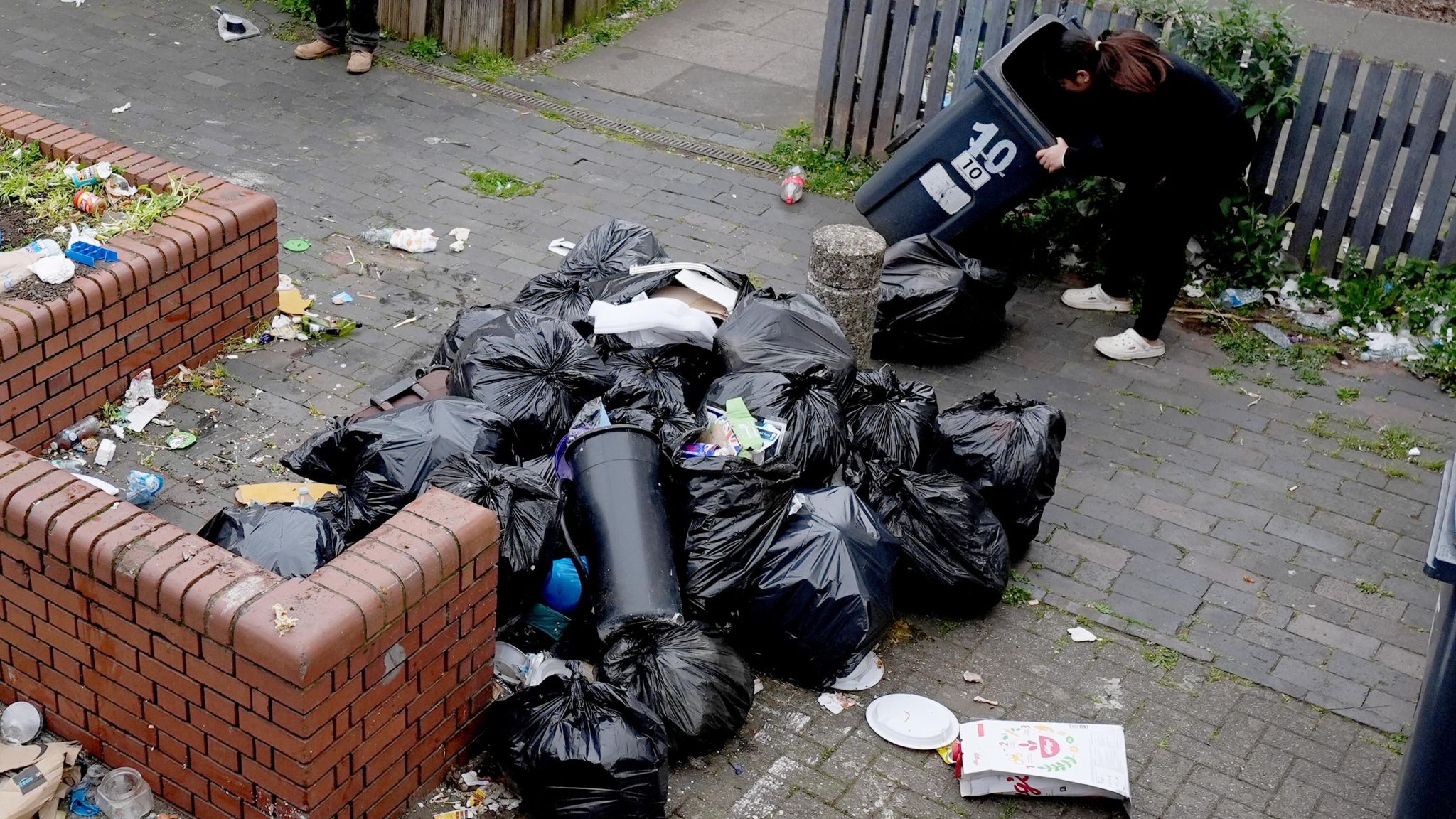 Why is the Birmingham bin strike taking so long to resolve? | UK News ...