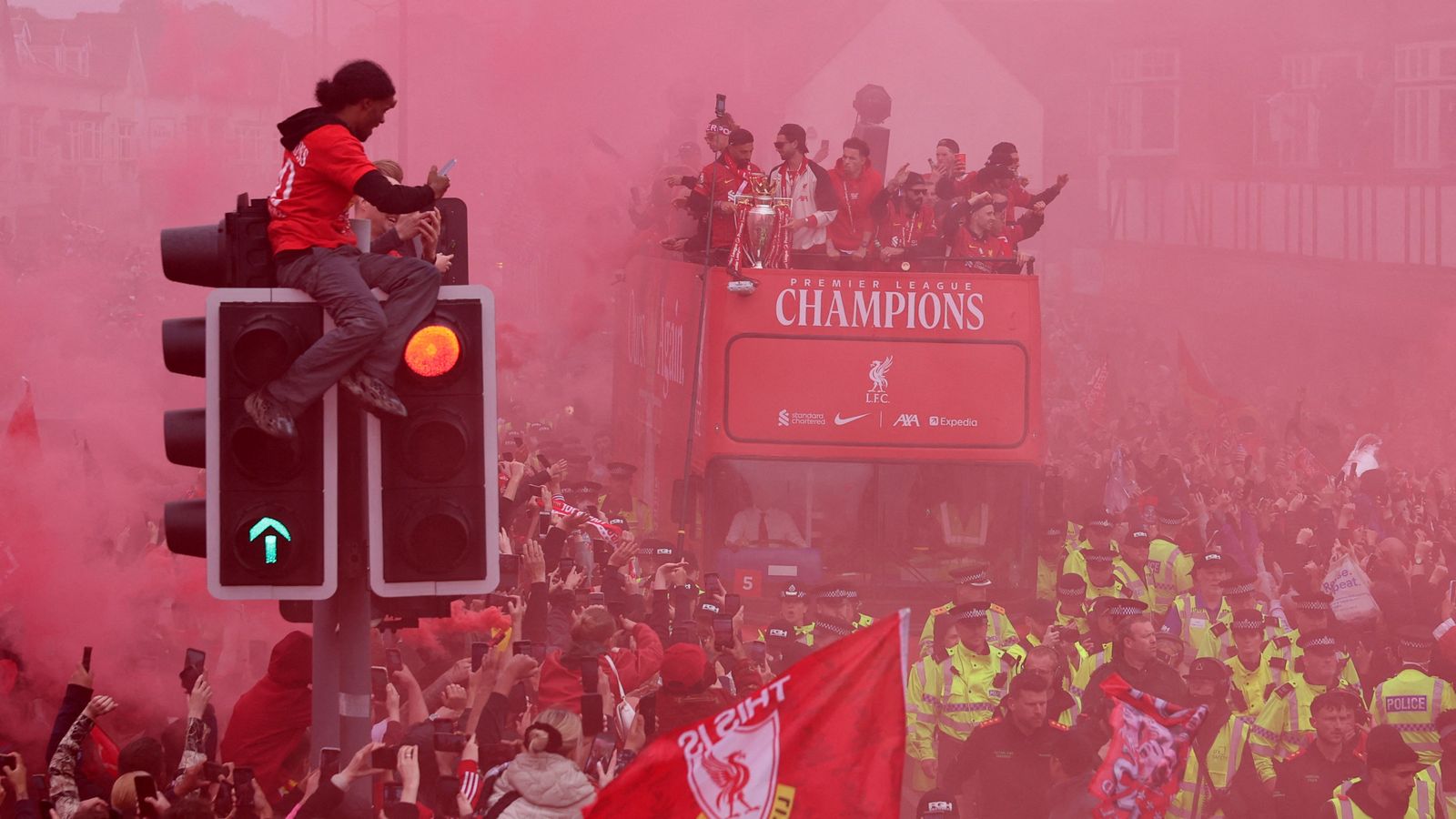 Liverpool parade incident reconstructed: This is what happened - and ...