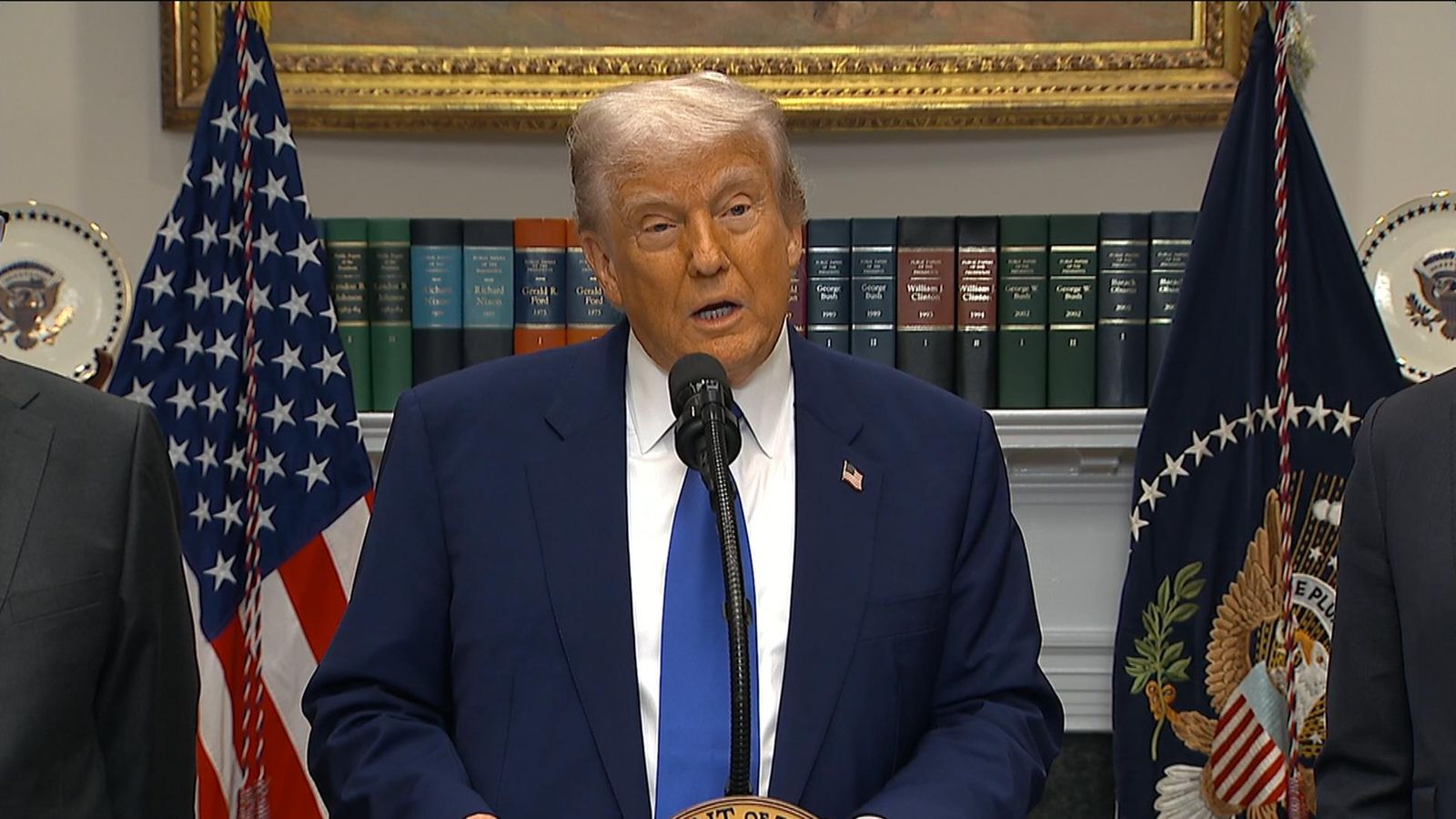 Trump latest: Wall Street surges after Trump trade war climbdown - as ...