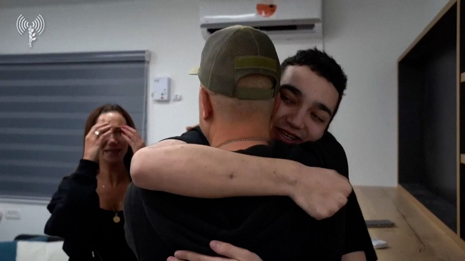 US-Israeli hostage Edan Alexander reunited with family after release by Hamas | World News | Sky ...