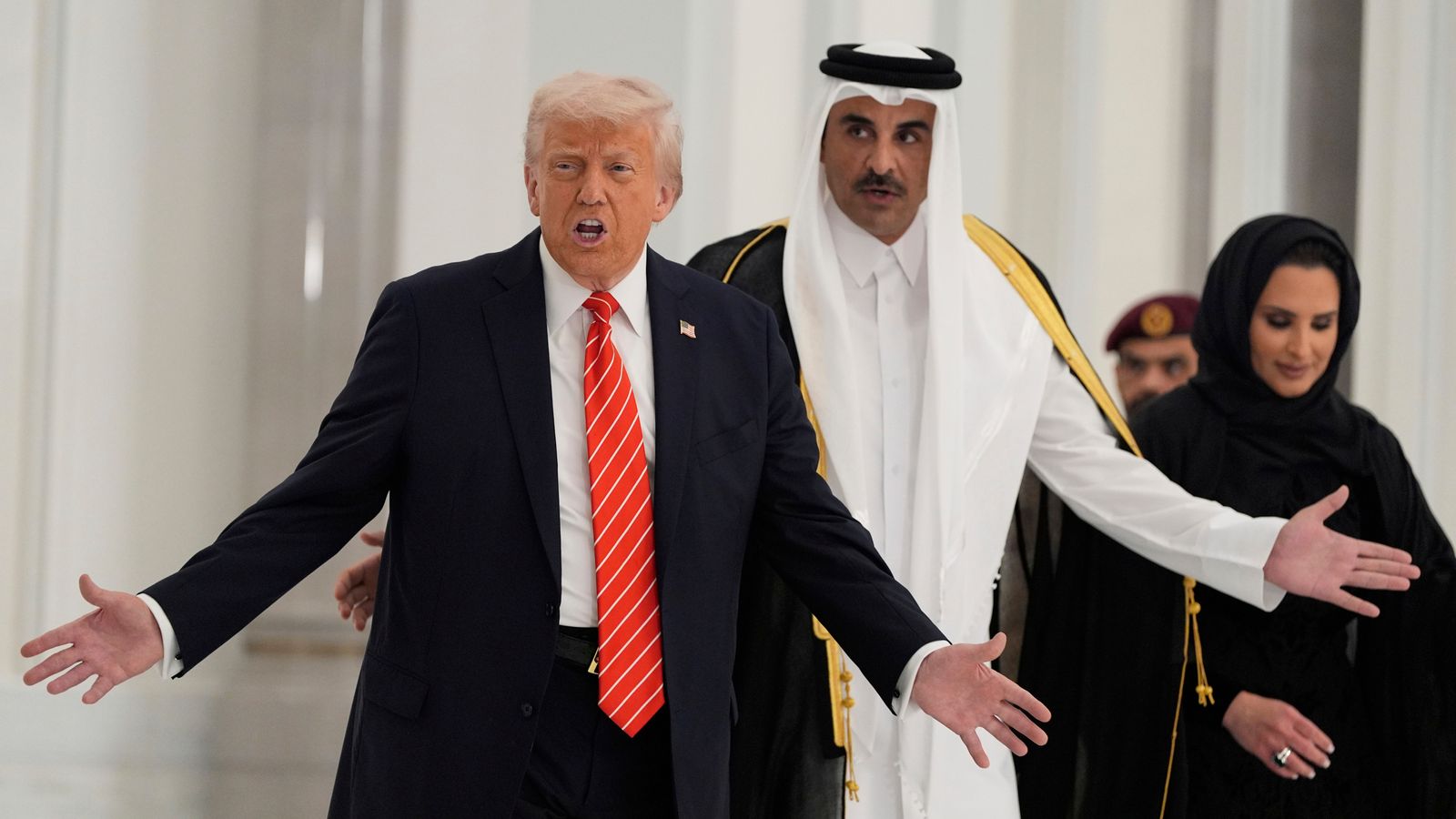 Trump live: Dancing Qataris welcome US president to state dinner ...