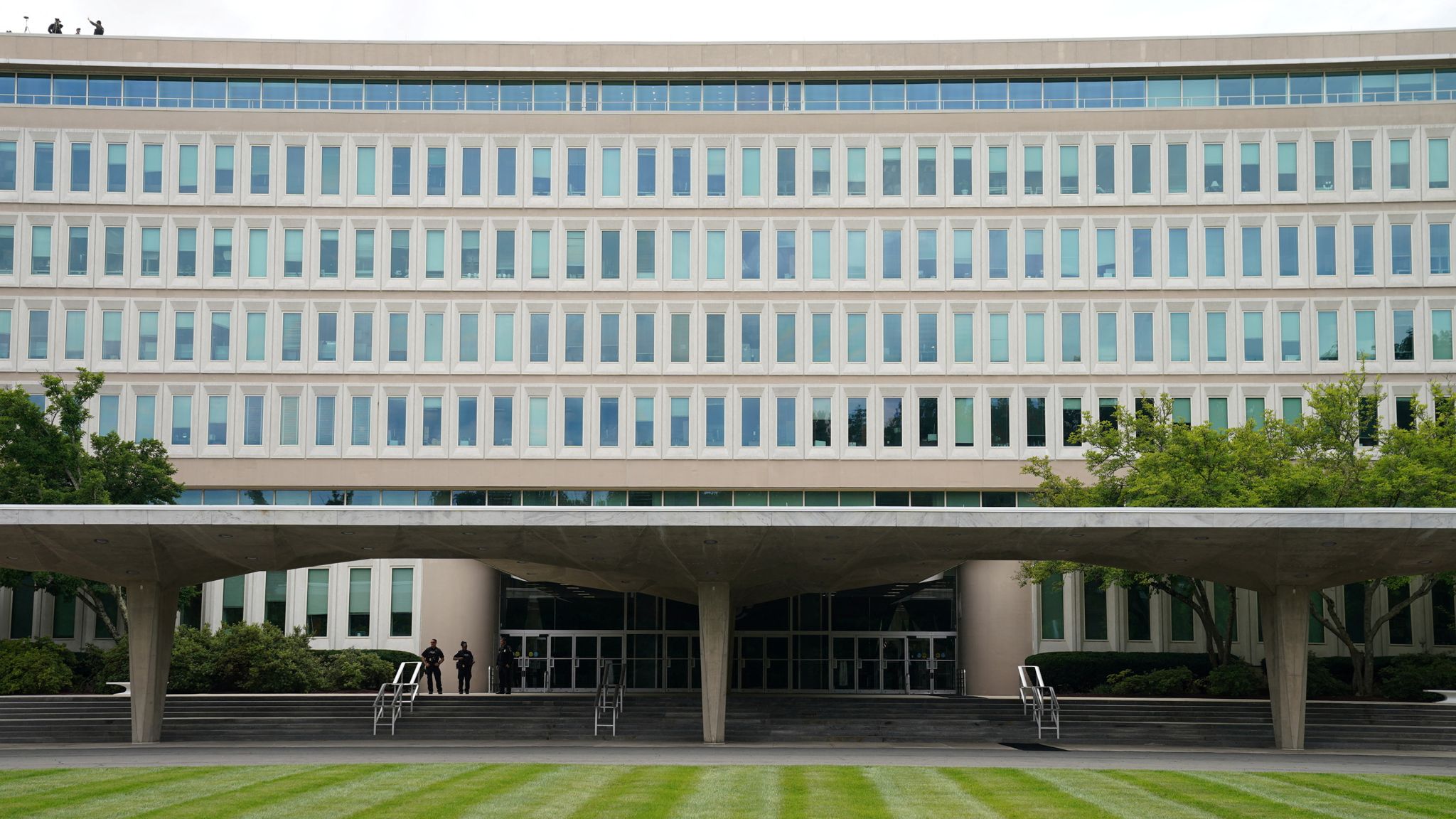 Woman shot outside CIA headquarters after driving towards gates and ...