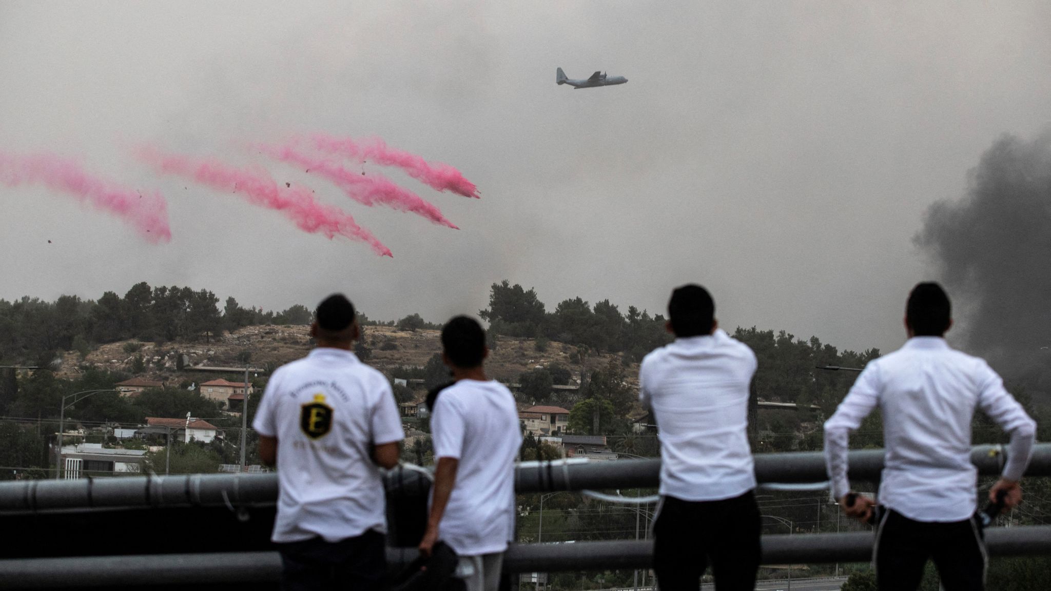 Wildfire in Israel burns 5,000 acres as drivers forced to flee cars ...