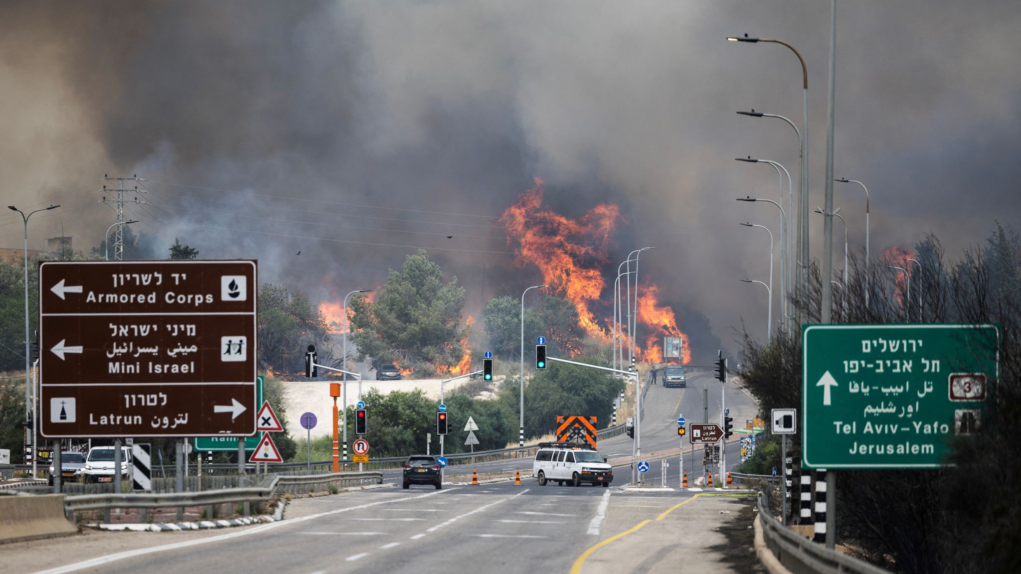 Wildfire in Israel burns 5,000 acres as drivers forced to flee cars ...