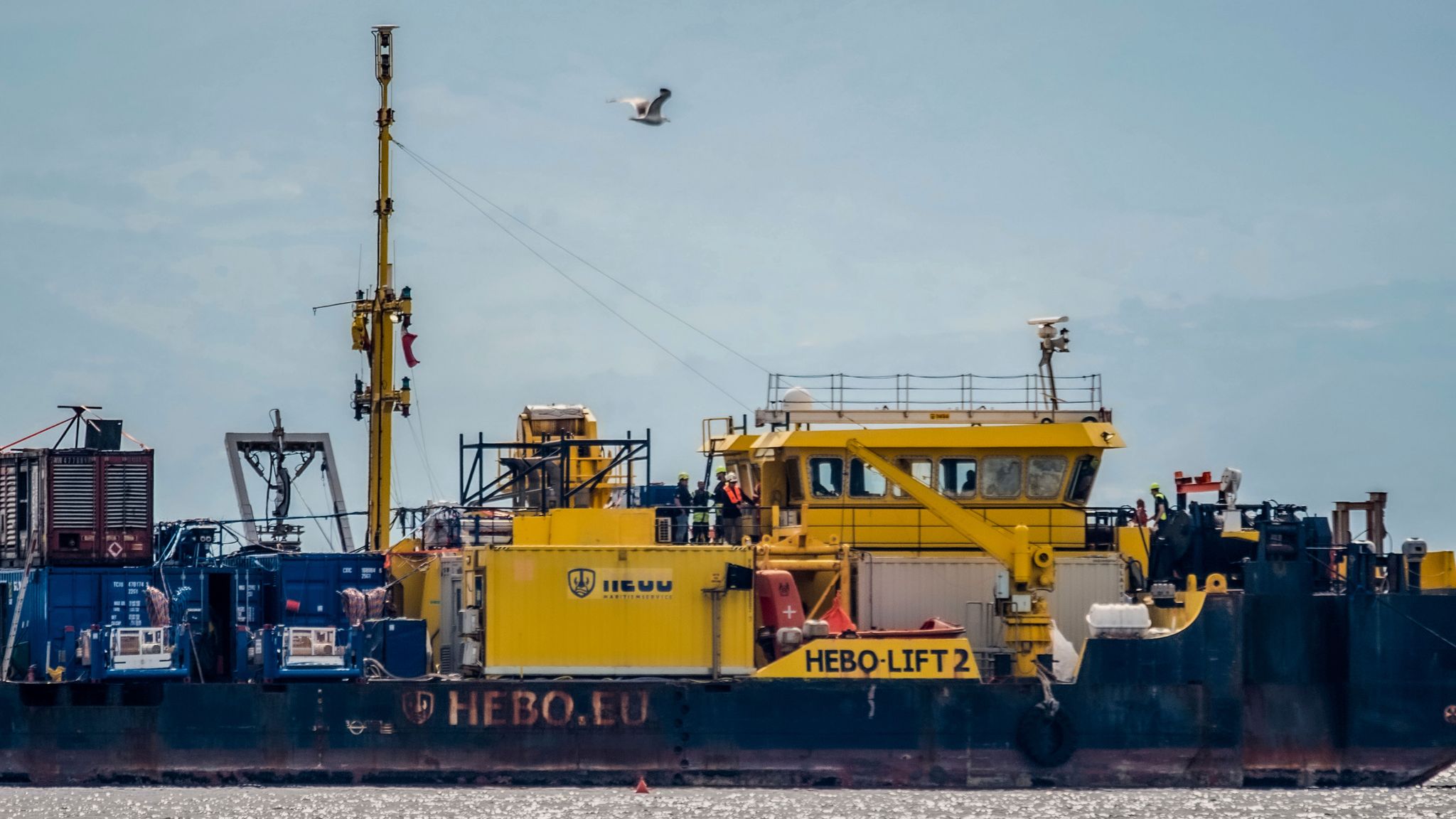 Recovery of sunken Bayesian superyacht begins off coast of Italy ...