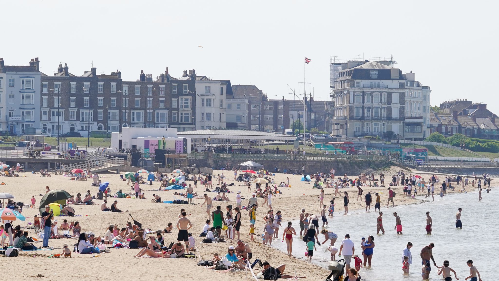 UK weather latest: Highest temperature today confirmed - after May ...