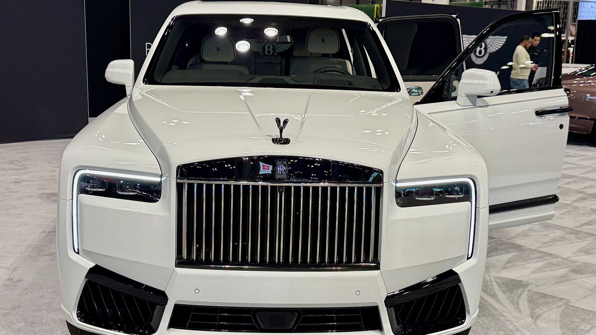 Rolls-Royce, Blue Peter badges and a mosaic from Zelenskyy: Buckingham ...