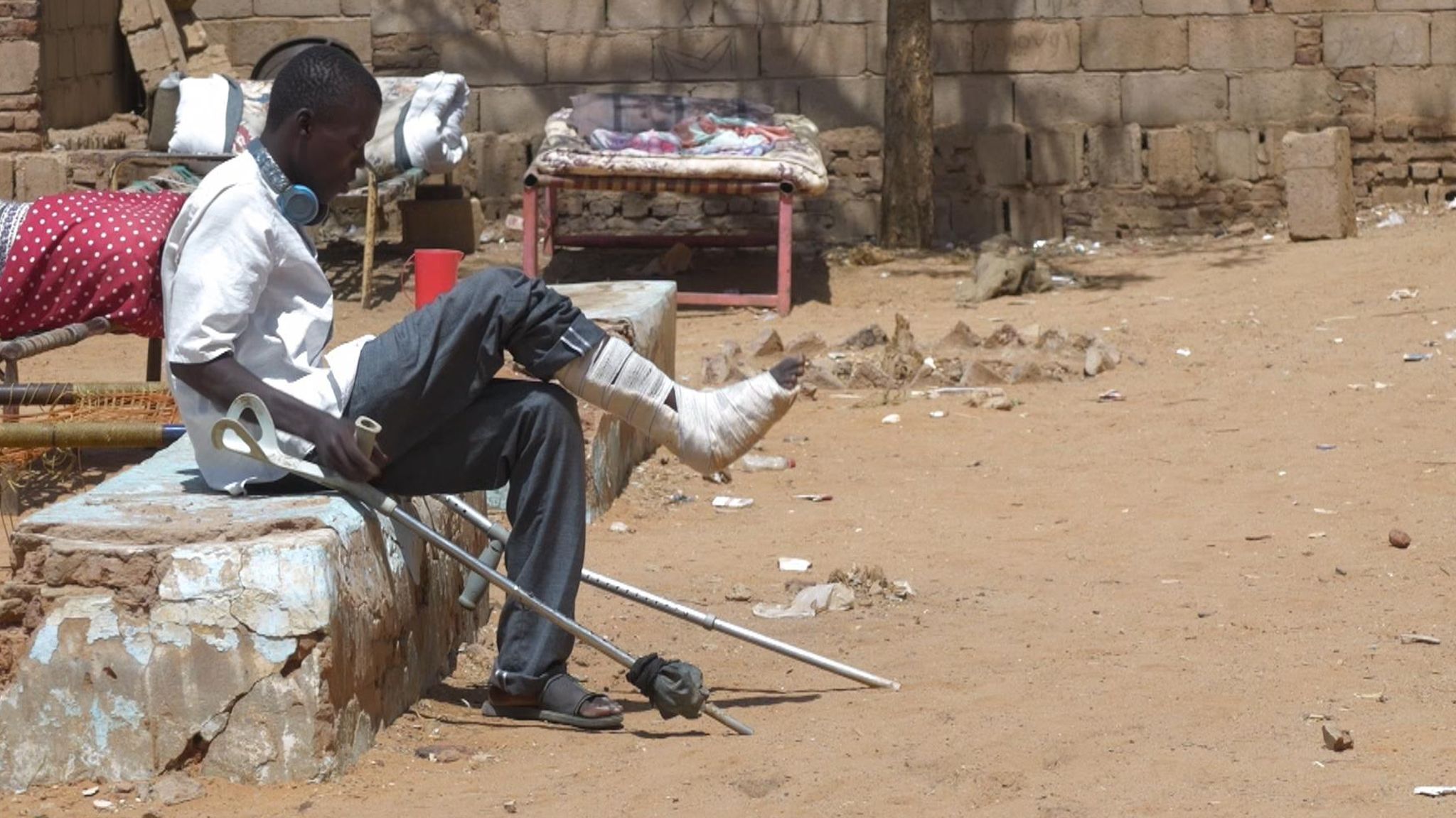 Sudanese man separated from his family by war and wounded by a stray ...