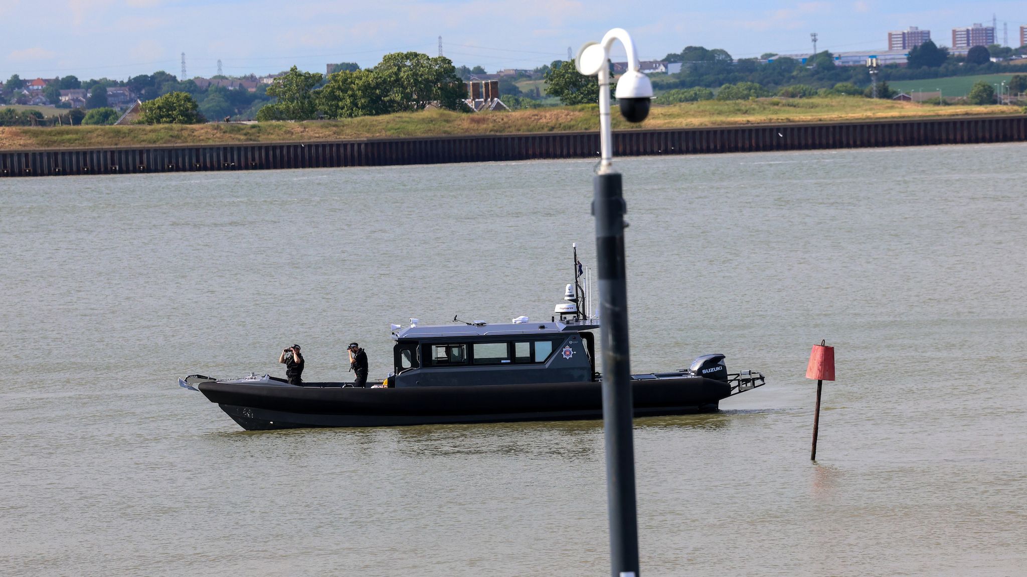 Man describes rescuing boy from Thames at Gravesend - after body found ...