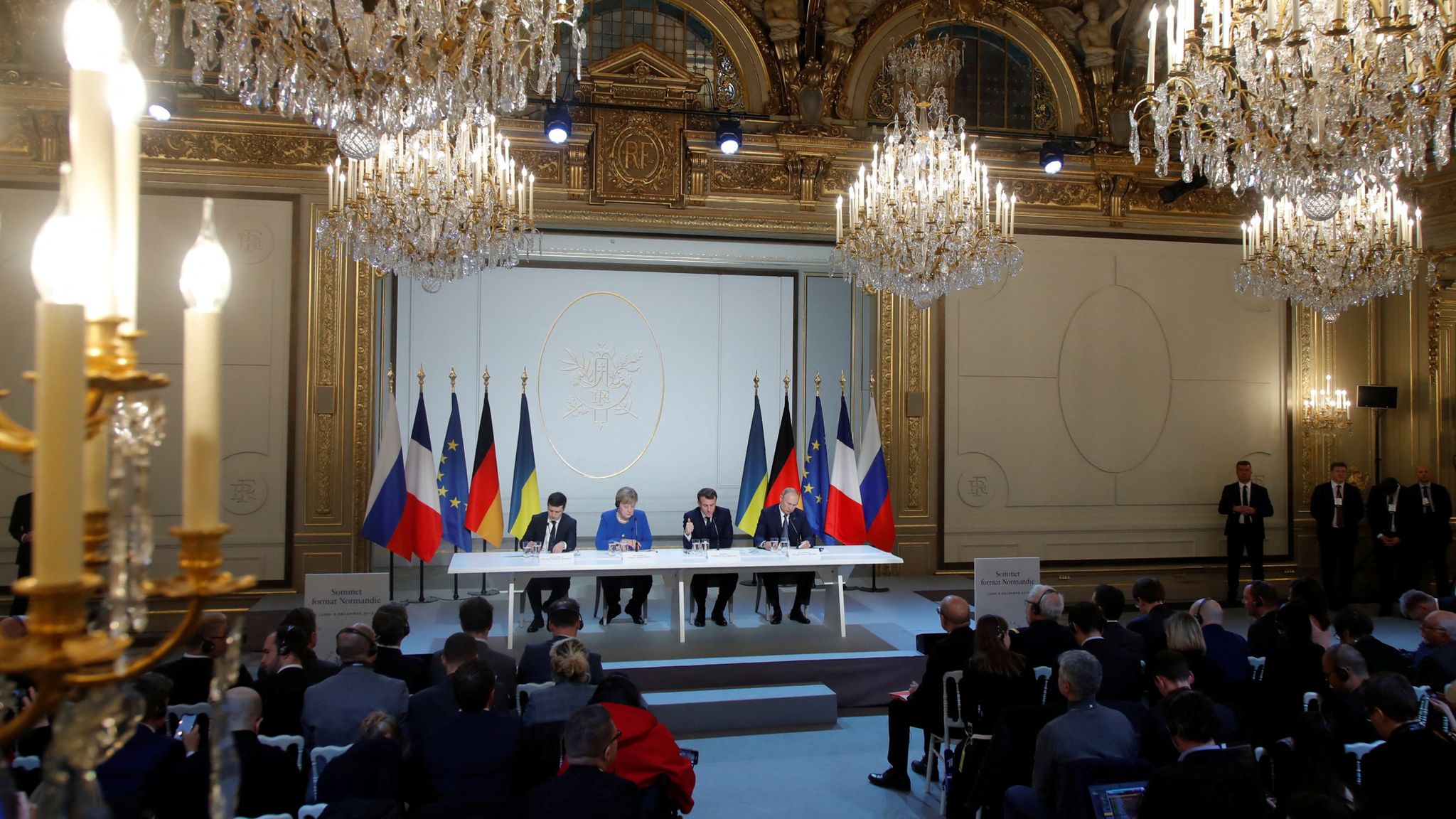 What happened the last (and only) time Putin and Zelenskyy met face to ...