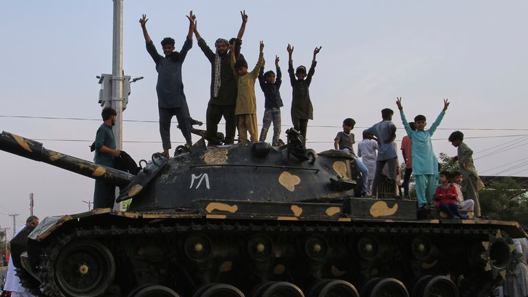 Press Preview: Friday's front pages | News UK Video News | Sky News