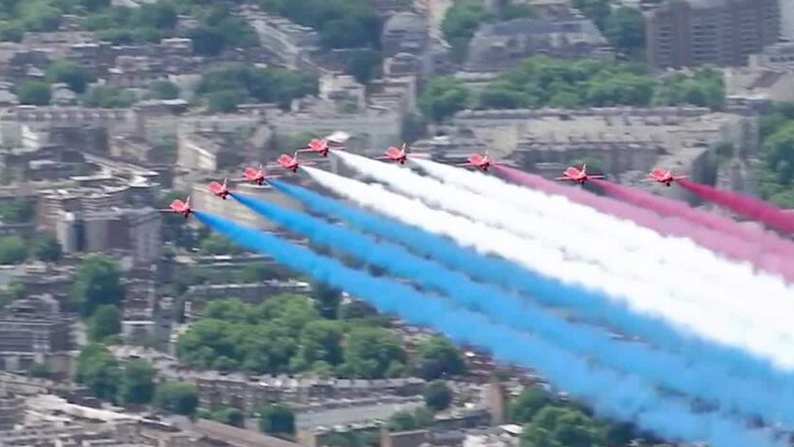 Red Arrows fly over Buckingham Palace as Royal Family watches from balcony for Trooping the ...
