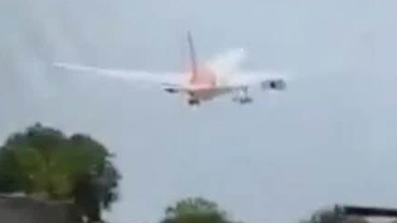 Moment of plane crash in India | World News | Sky News