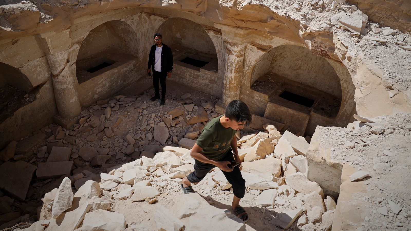 Syrian contractor discovers ancient Byzantine tomb complex during ...