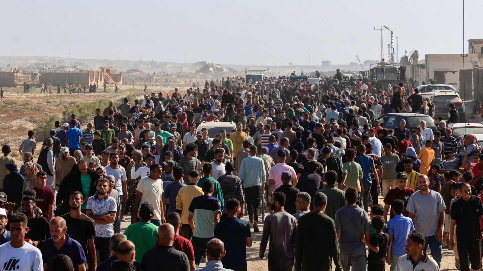 Gaza aid centres to be closed for day - as IDF warns nearby roads will ...