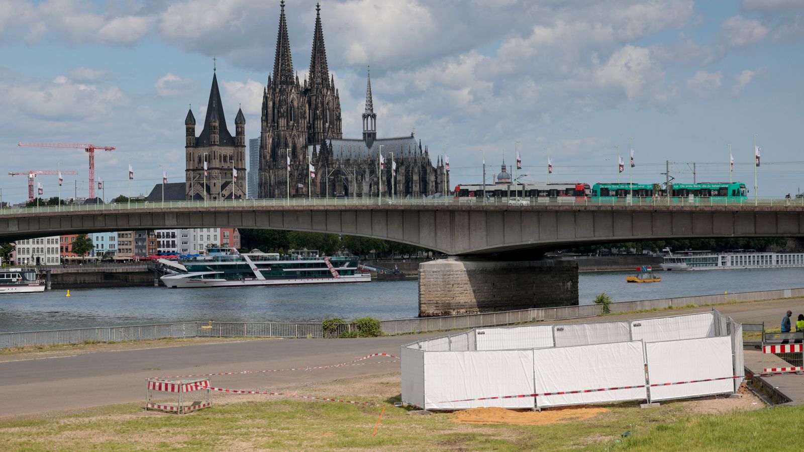 Cologne: Around 20,000 people being evacuated after unexploded Second ...