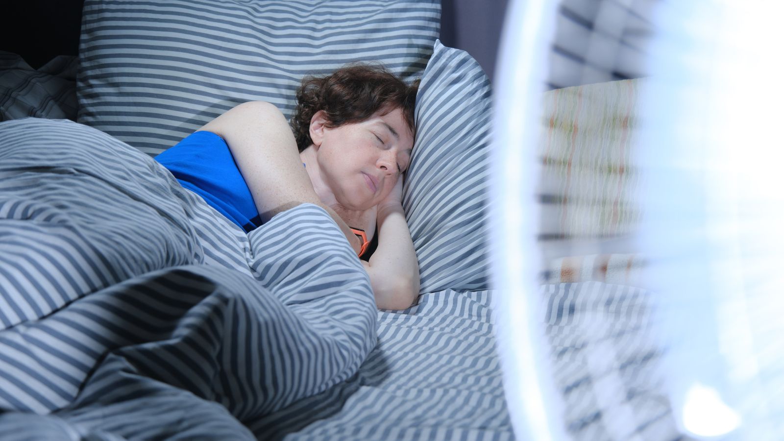 UK heatwave: 10 tips for staying cool - and how to have a better night ...