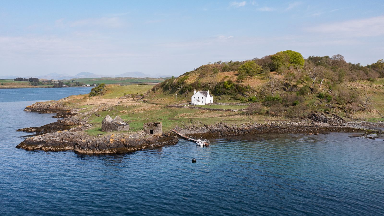 'Rare offering': Entire Scottish island with ruined castle goes on sale ...