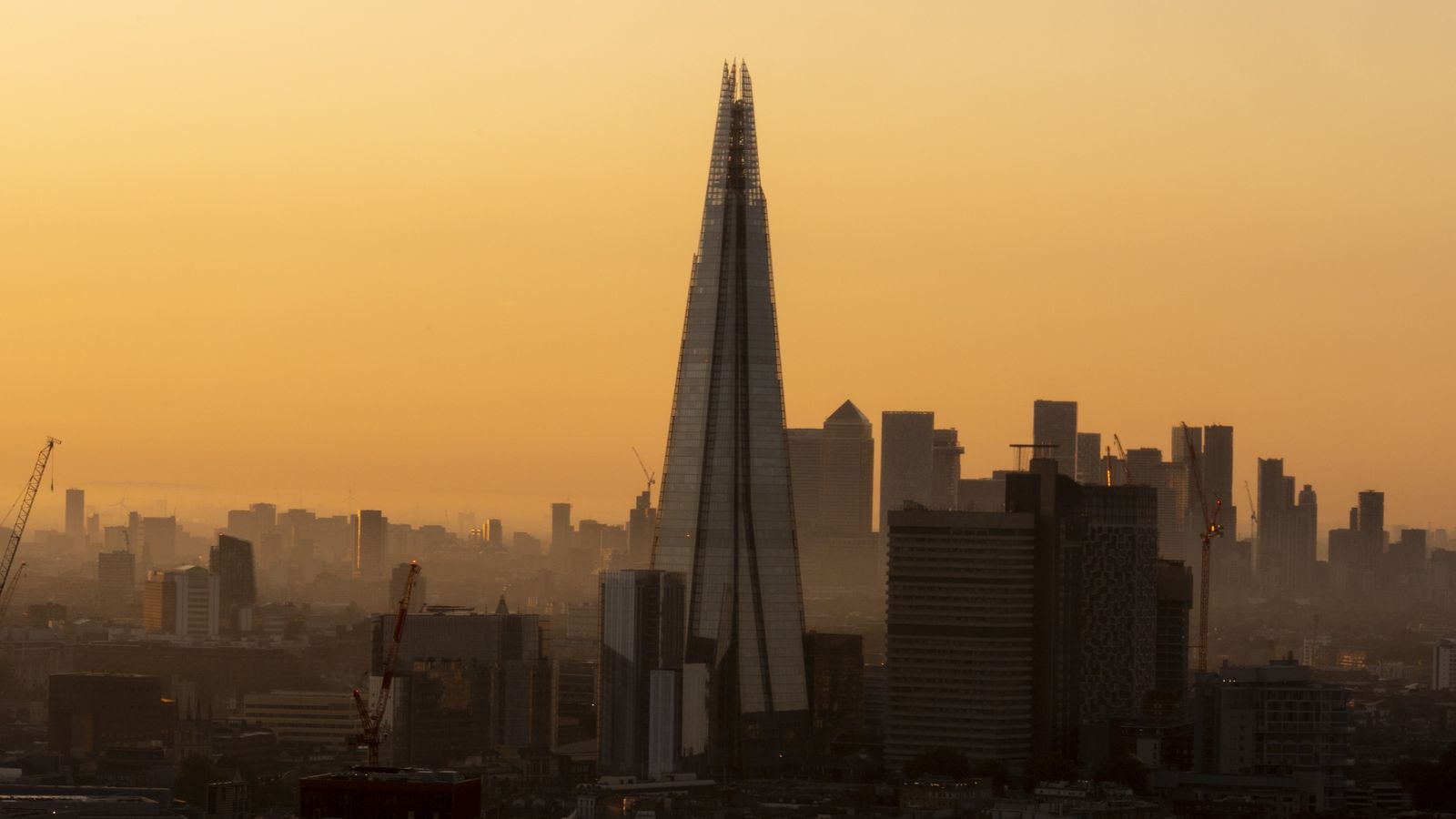 Thousands watch summer solstice sunrise at Stonehenge - on the hottest ...