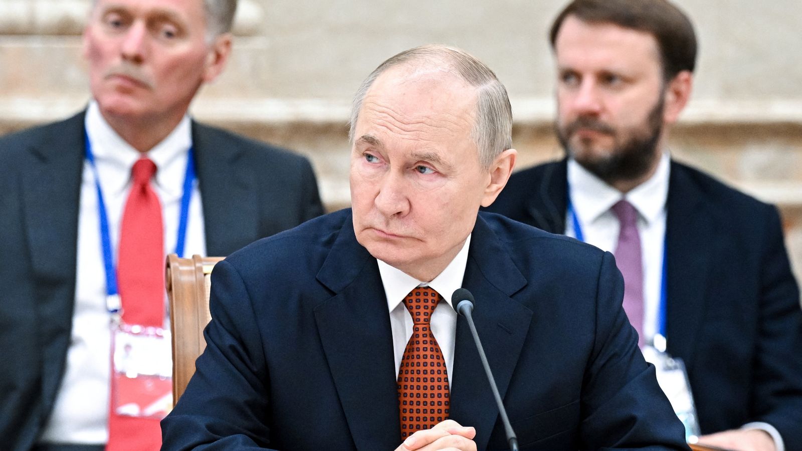 Ukraine war latest: Putin praises Trump and says Russia ready for more ...