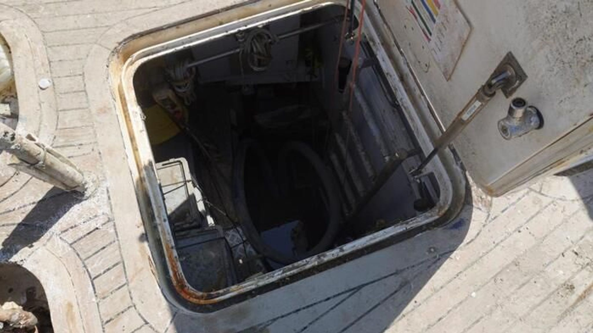 Pictures reveal inside of sunken Bayesian superyacht after it was ...